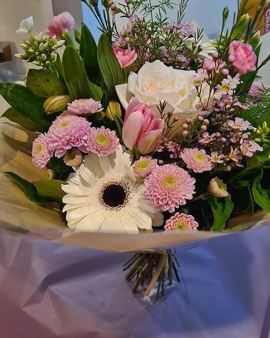 Bolton Florist - Flower Delivery by Bromilows